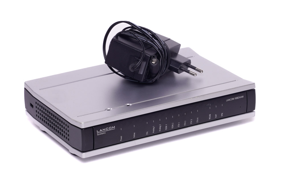 LANCOM SYSTEMS R883VAW (All-IP, EU, over ISDN) (LS62070 / DT 40297378 ...